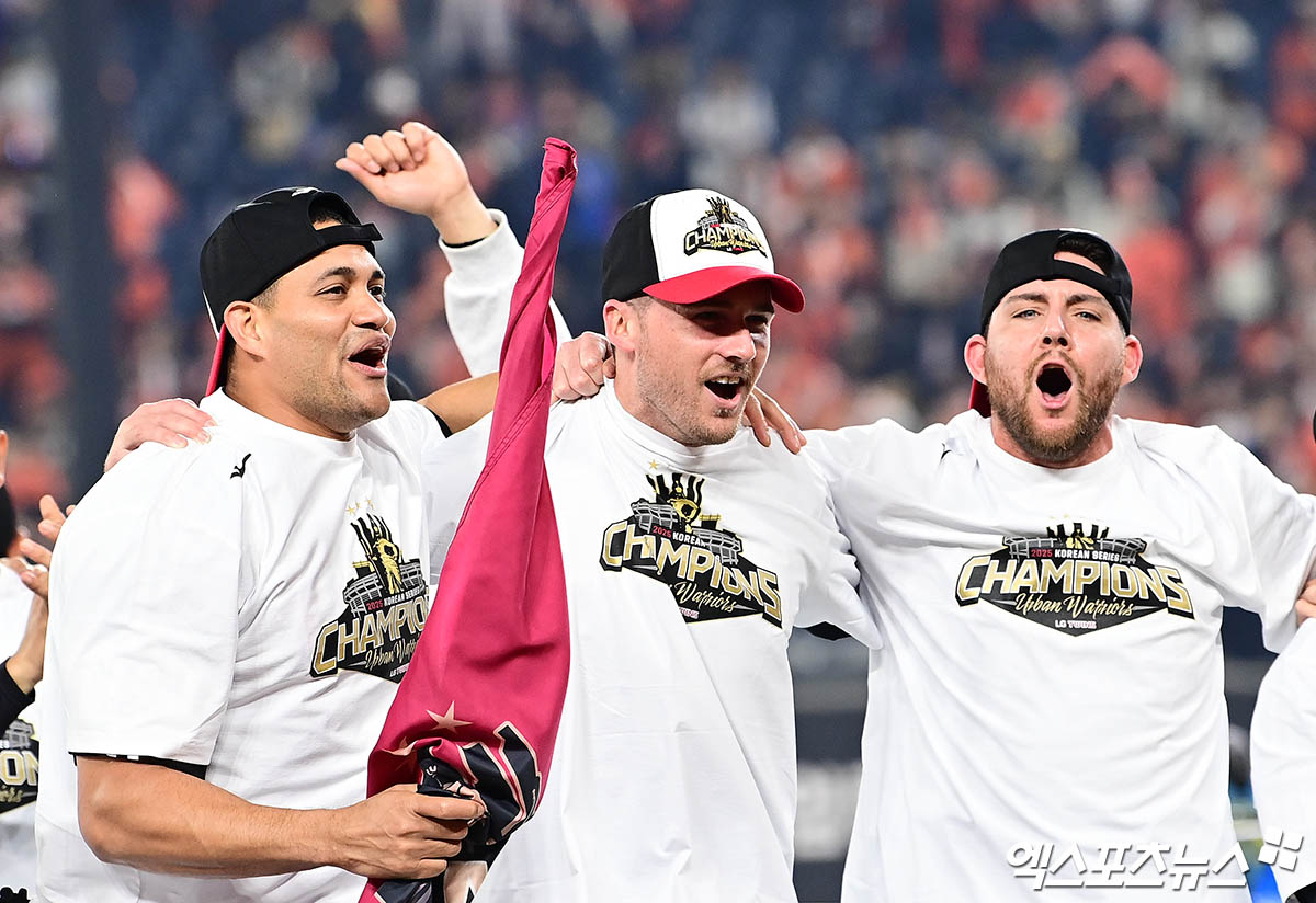 'MLB 無 경력' 대체 외인, LG를 정상으로 이끌었다…"한국행, 평생 기억 남을 기쁨" [LG V4]