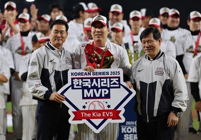 LG, V4로 열어젖힌 왕조의 시대...염경엽 2기의 과제는