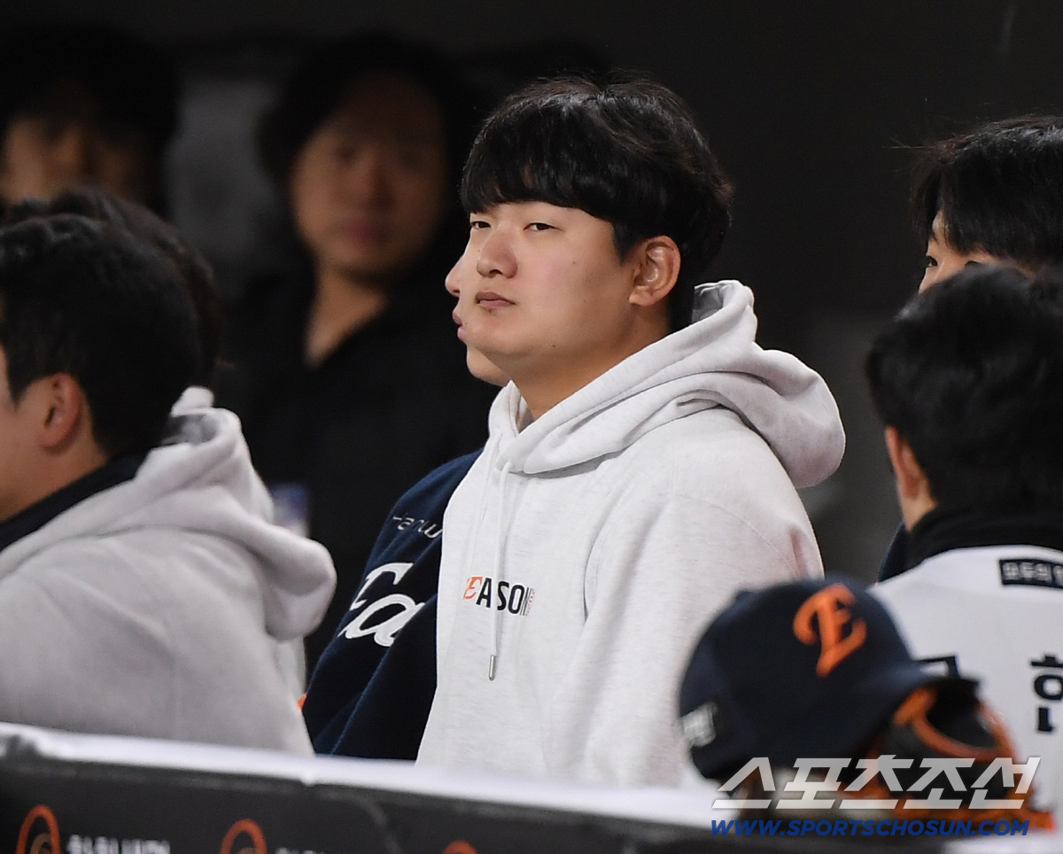 "팀에 도움되는 선수 되겠다고 했는데 …" 눈물과 자책으로 마쳤다. 33SV에도 웃지 못한 시즌이라니…