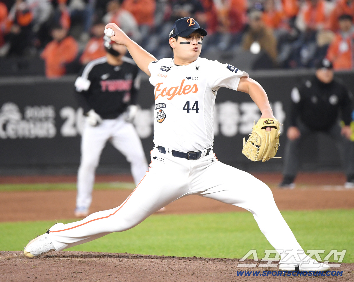 "팀에 도움되는 선수 되겠다고 했는데 …" 눈물과 자책으로 마쳤다. 33SV에도 웃지 못한 시즌이라니…