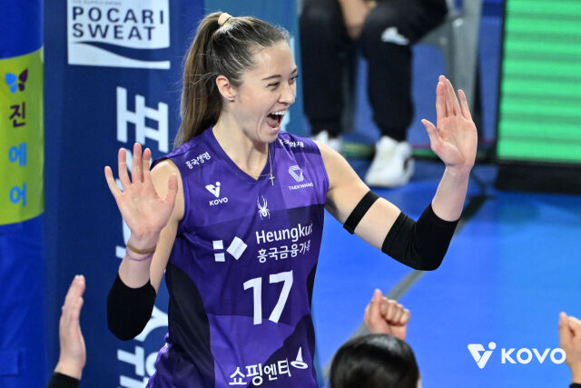 'IBK 봤지?' 韓 데뷔 후 최다 득점 폭발, 레베카 함박웃음 "오늘 승리 더 달콤하네요" [MD화성]