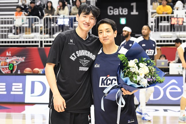 '마침내' KCC 슈퍼팀 2기 완전체 결성! 허훈 부상 복귀→KT에 89-81 승리... 한국가스공사 2연승 [KBL]