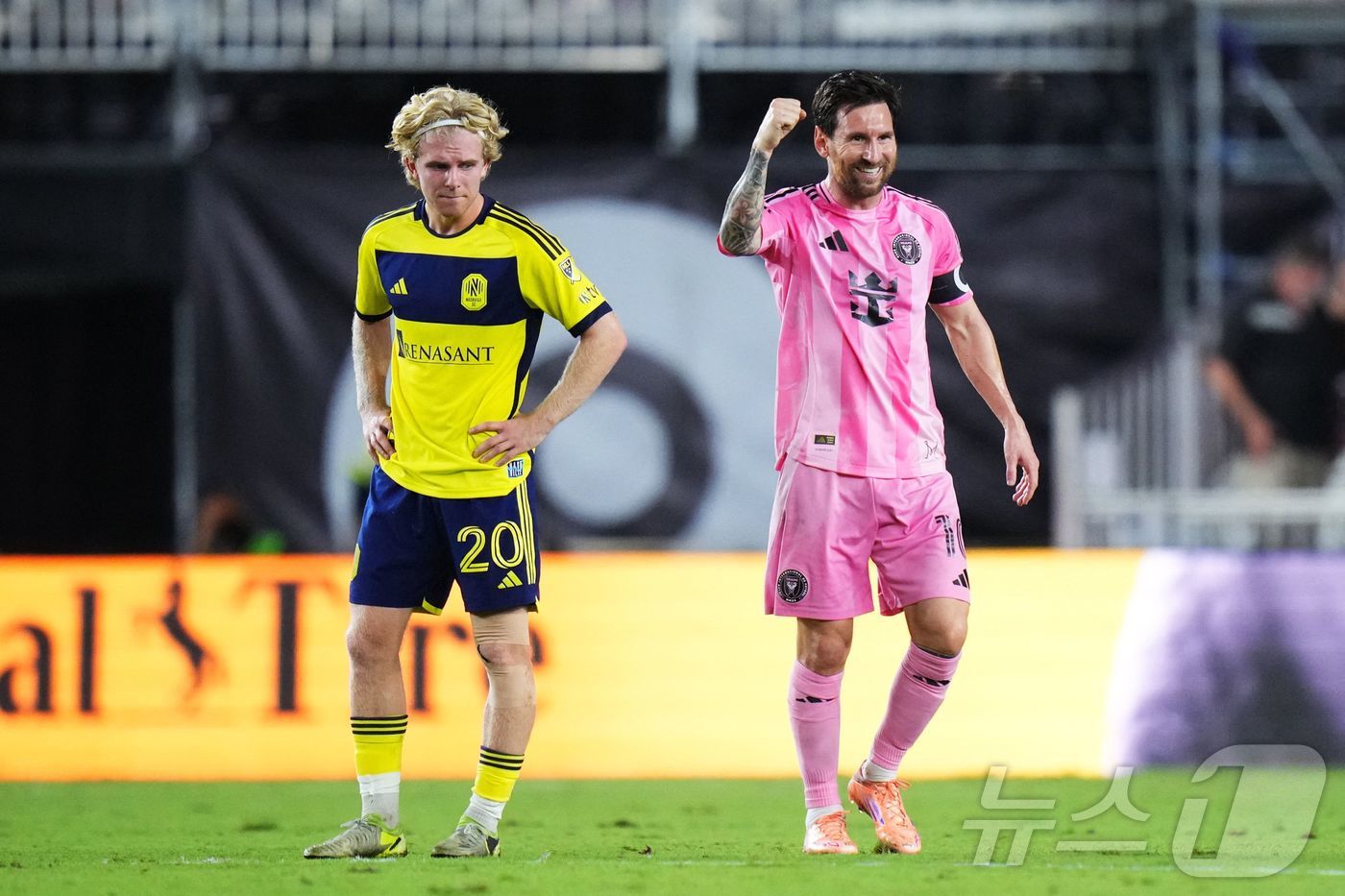 '메시 2골 1도움' 인터 마이애미, MLS PO 8강 진출