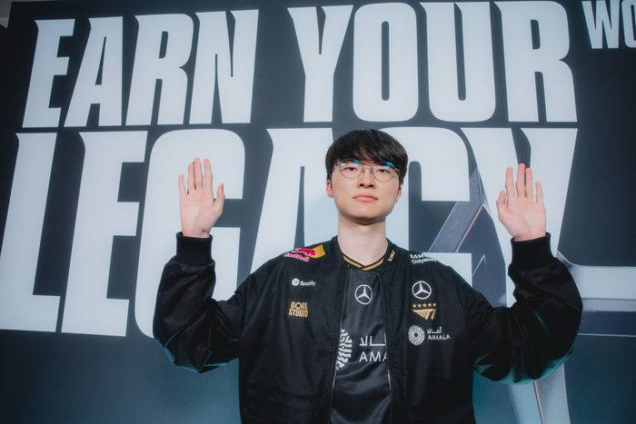 T1, 롤드컵 '쓰리핏' 대기록…KT 꺾고 통산 'V6' 달성[2025 롤드컵]