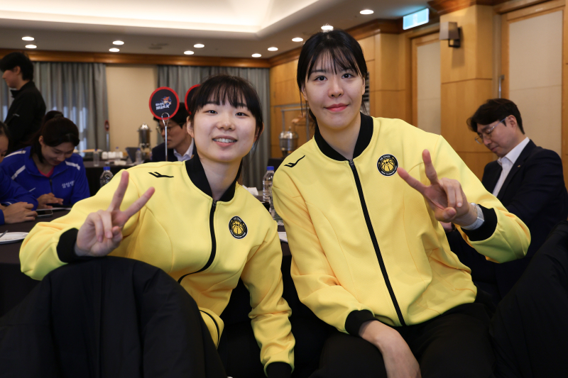 '무려 60.2%' 동료들이 뽑은 우승 후보 KB, 돌아온 '1강' 박지수 [WKBL 미디어데이]