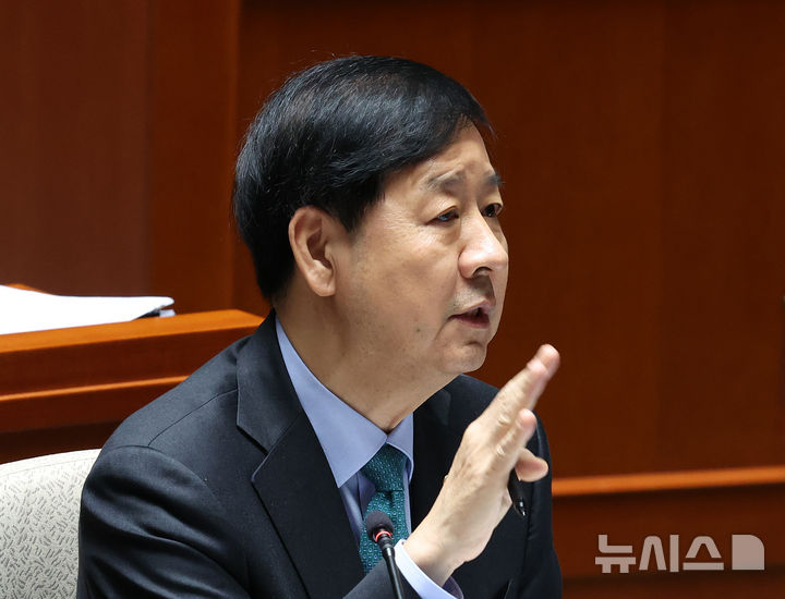 구윤철 "배당소득 최고세율 25% 적용하면 세수감소분 2천억 이하"