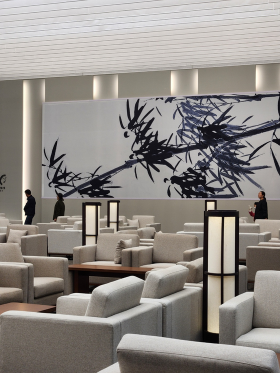 "다른 곳 옮길 APEC 정상회의장 보자"…1만2000명 찾아