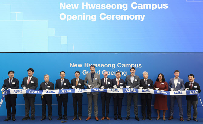 삼성·SK 만난 ASML 수장…최첨단 EUV 장비 공급망 재편(종합)