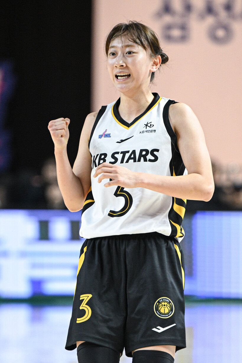 [기록] ‘무섭다’ KB스타즈, 전반전 3점슛 10개 적중…역대 3위 진기록