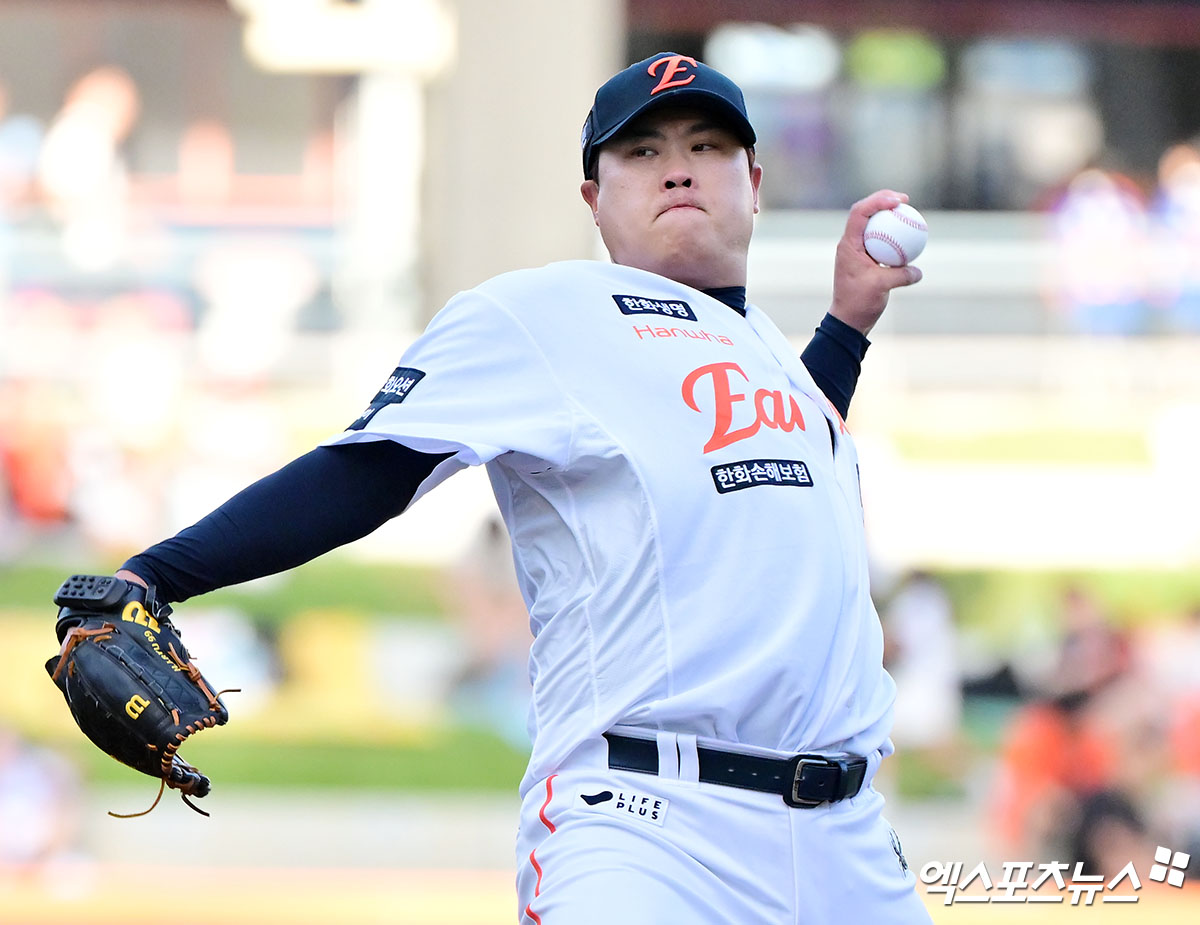 "류현진 또 와?" 대만이 벌벌 떤다…"ML 지배했던 타이완 킬러, 26 WBC 한국대표팀 합류 가능성"