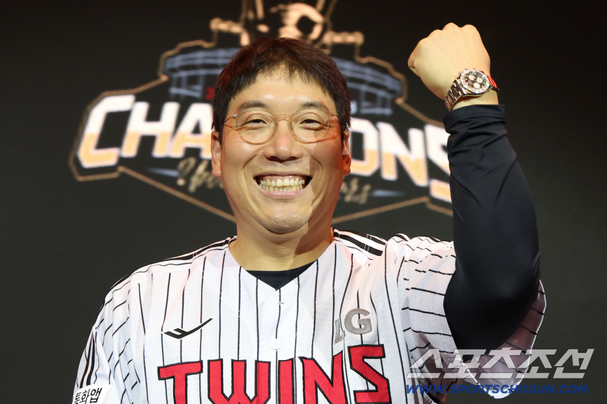 롤렉스 차고 떠나나... 박찬호 계약 후 상한가. 옵션 미달이 신이 주신 기회였네