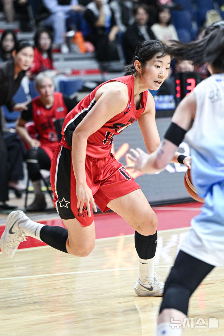 박지수 복귀 국민은행, '2연패 도전' BNK와 첫 격돌[주목! 이 종목]