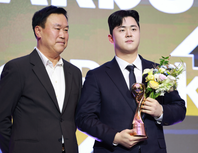 NC, 센터 라인 4자리 중 3자리 수비상 배출...9연승 마감 경쟁력 증명 [KBO 시상식]