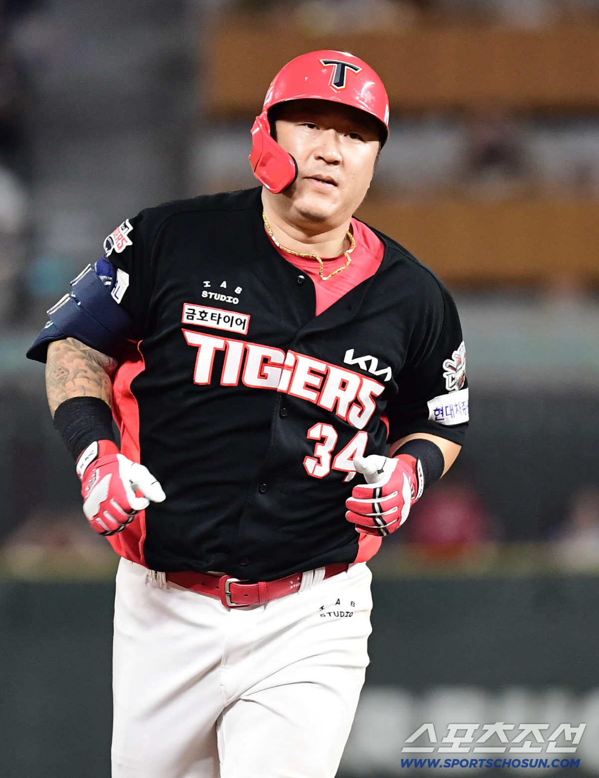 '불과 1년 전' 22억 쾌척했던 KIA…최형우 협상 왜 이리 늦어지나, 삼성까지 붙었다