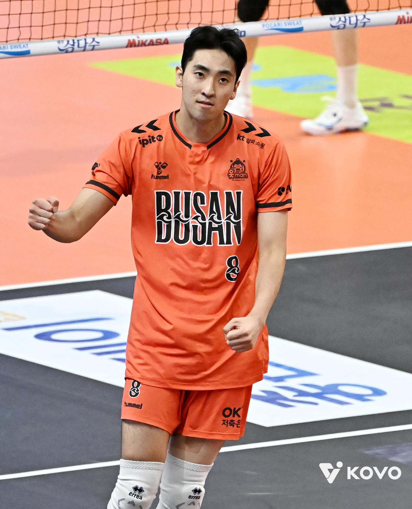 신영철 OK저축은행 감독 V리그 최초 300승…도로공사 10연승 질주(종합)