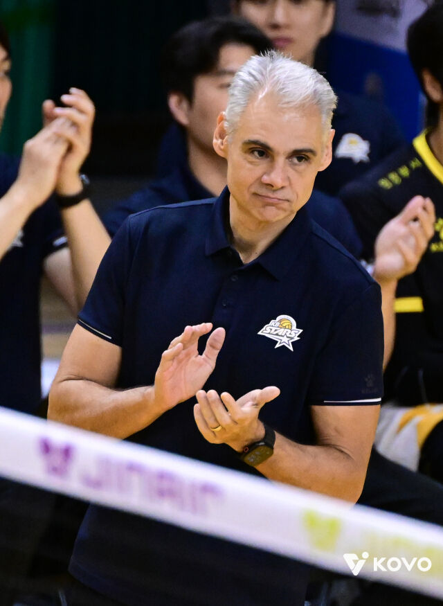 'The King' 레오에게 40점 내줬는데…2위팀 어떻게 이겼나, 1877명에게 공 돌리다 "MVP는 KB 팬 여러분" [MD의정부]