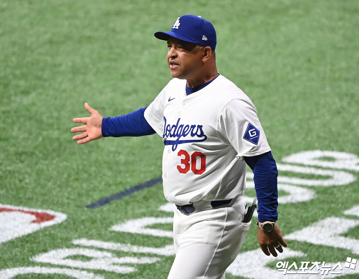 "결정은 선수 몫이지만…" 로버츠 생각 바뀌지 않았다 "오타니·야마모토·사사키 WBC 안 나갔으면"