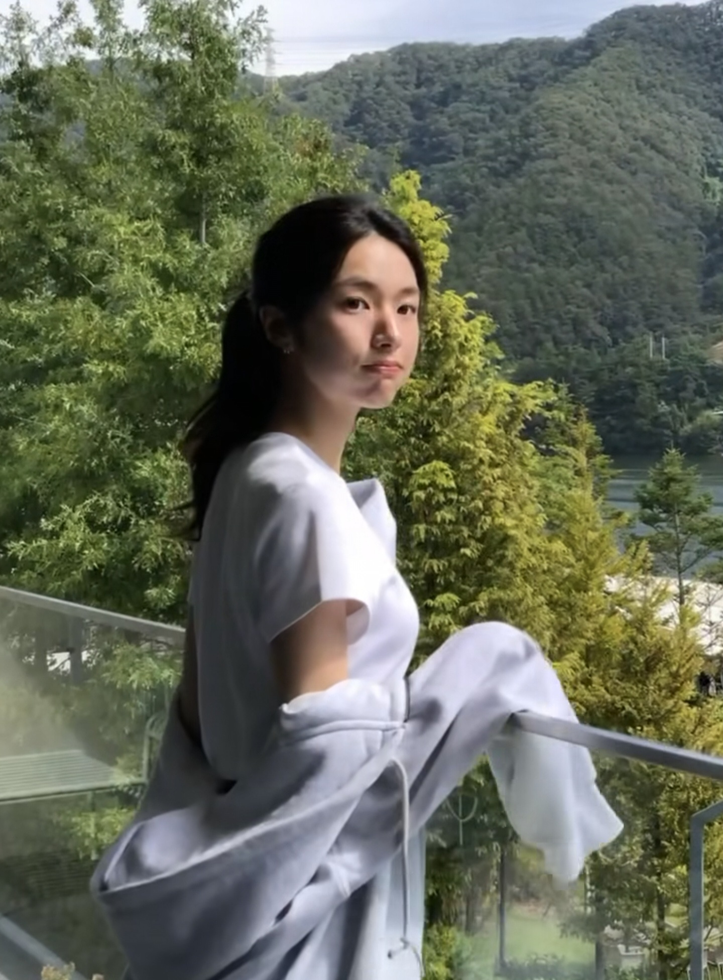 의사 집안 출신 ‘이대 여신’, 168cm 45kg 실물에 모두 놀란 ‘청순메이크업’ | 발빠른패션뷰티