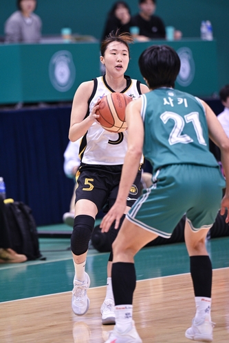 김정은, 여자농구 최다 타이 600경기 출전…팀은 시즌 첫 연패(종합)