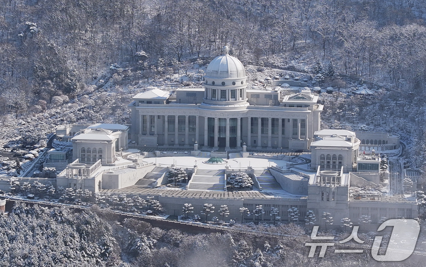 경찰, 통일교 前 회계부장 조사 종료…한학자·윤영호 2차 조사 조율(종합)