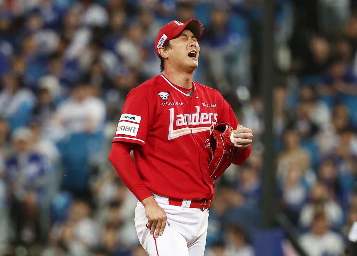 지디·김준수 아닌 김광현…인천에서 목격된 붉은색 사이버트럭 정체