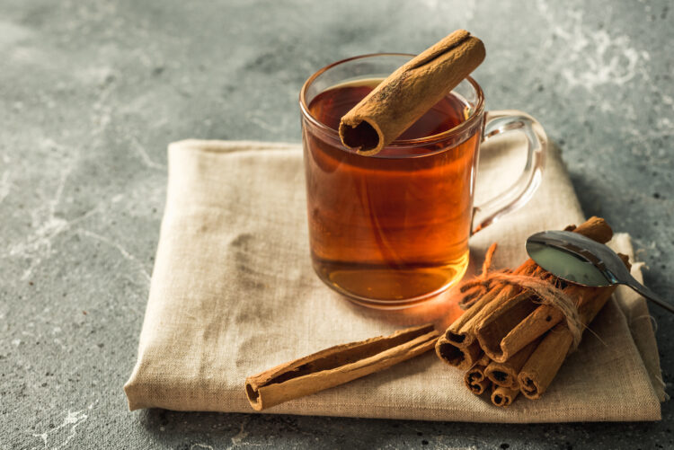 “으슬으슬 왜 이리 춥지?”… 내 증상에 딱 맞는 ‘겨울 차’ 선택은?