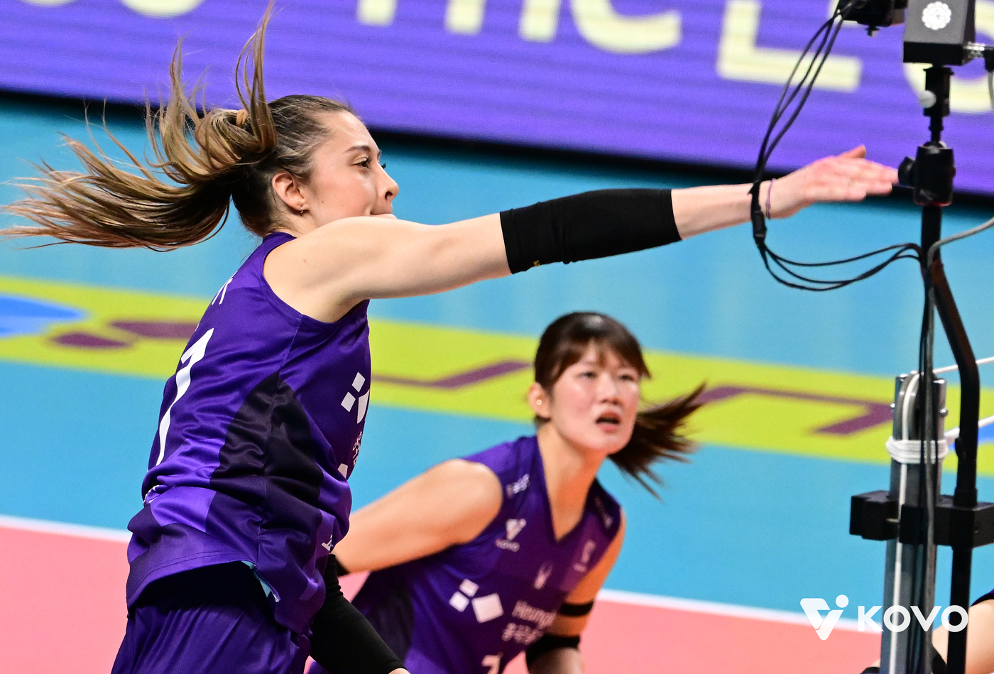 '실바 45점' GS칼텍스, 풀세트 끝 흥국생명 4연승 저지(종합)