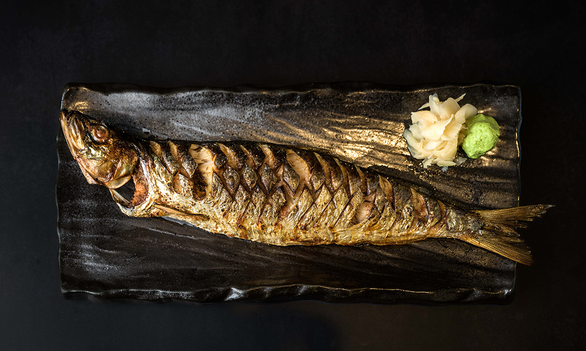 행복을 전하는 ‘무국적 이자카야’… “요리에 정답 없어” [유한나가 만난 셰프들]