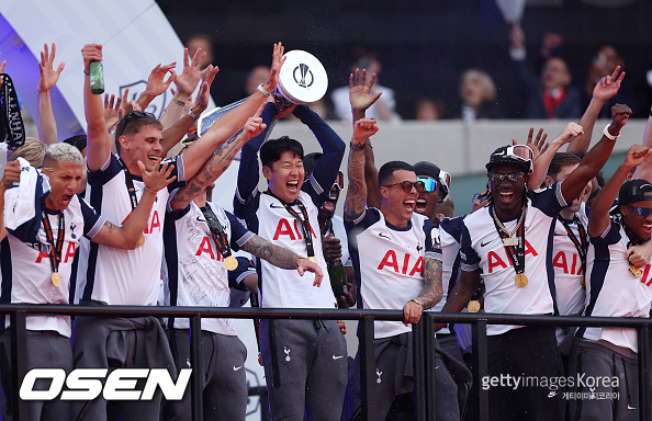 “토트넘에서 10년 무관 한 풀었다!” 손흥민 유로파리그 우승…2025년 세계축구계 8대 기적