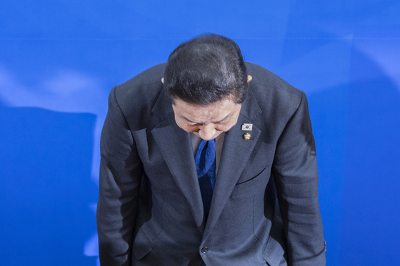 "저 좀 살려달라" 읍소한 강선우…1억 뇌물죄 가를 쟁점은 '이것'