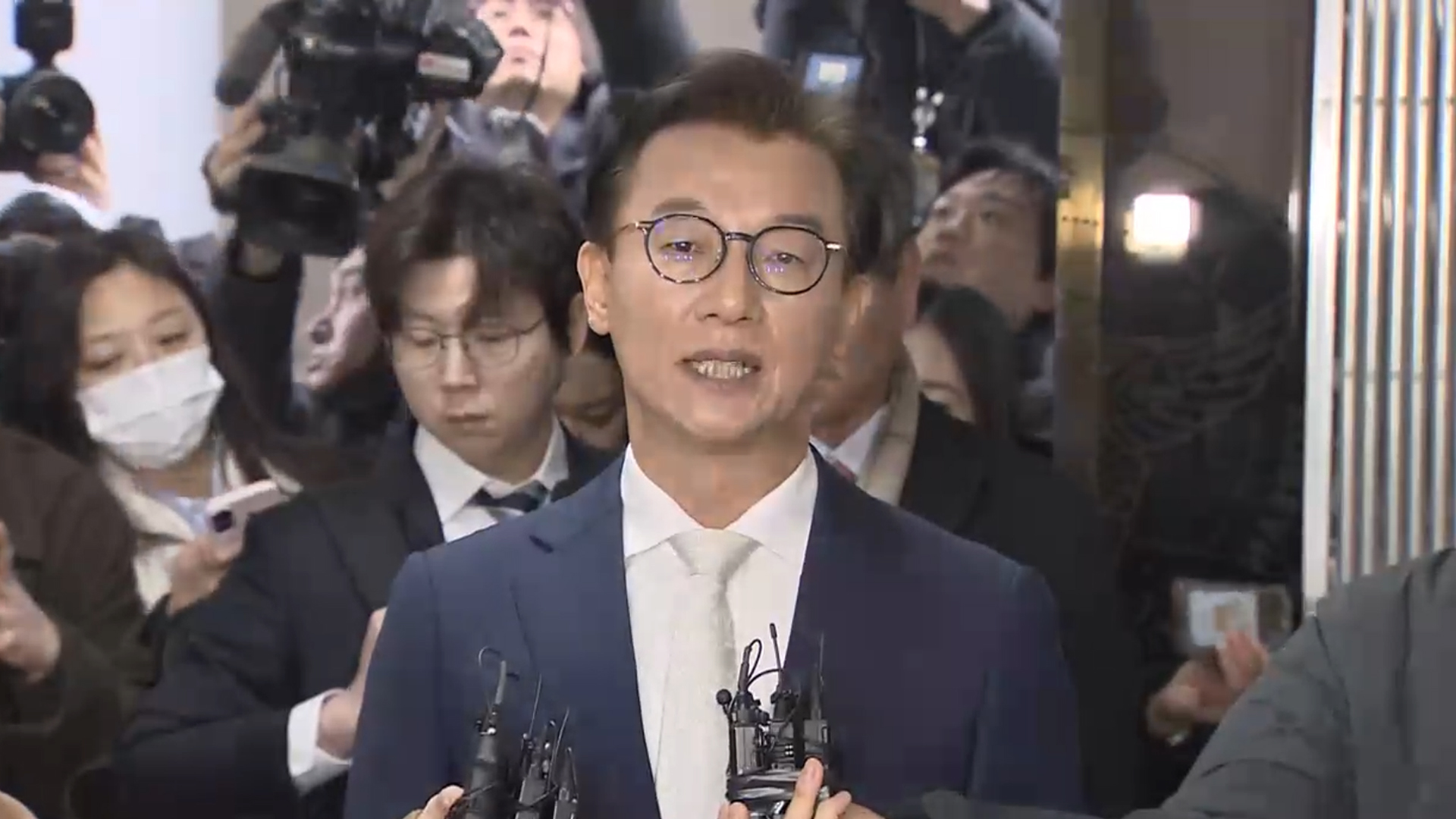 전재수 공소시효 D-1…경찰, 뇌물죄 적용 고심