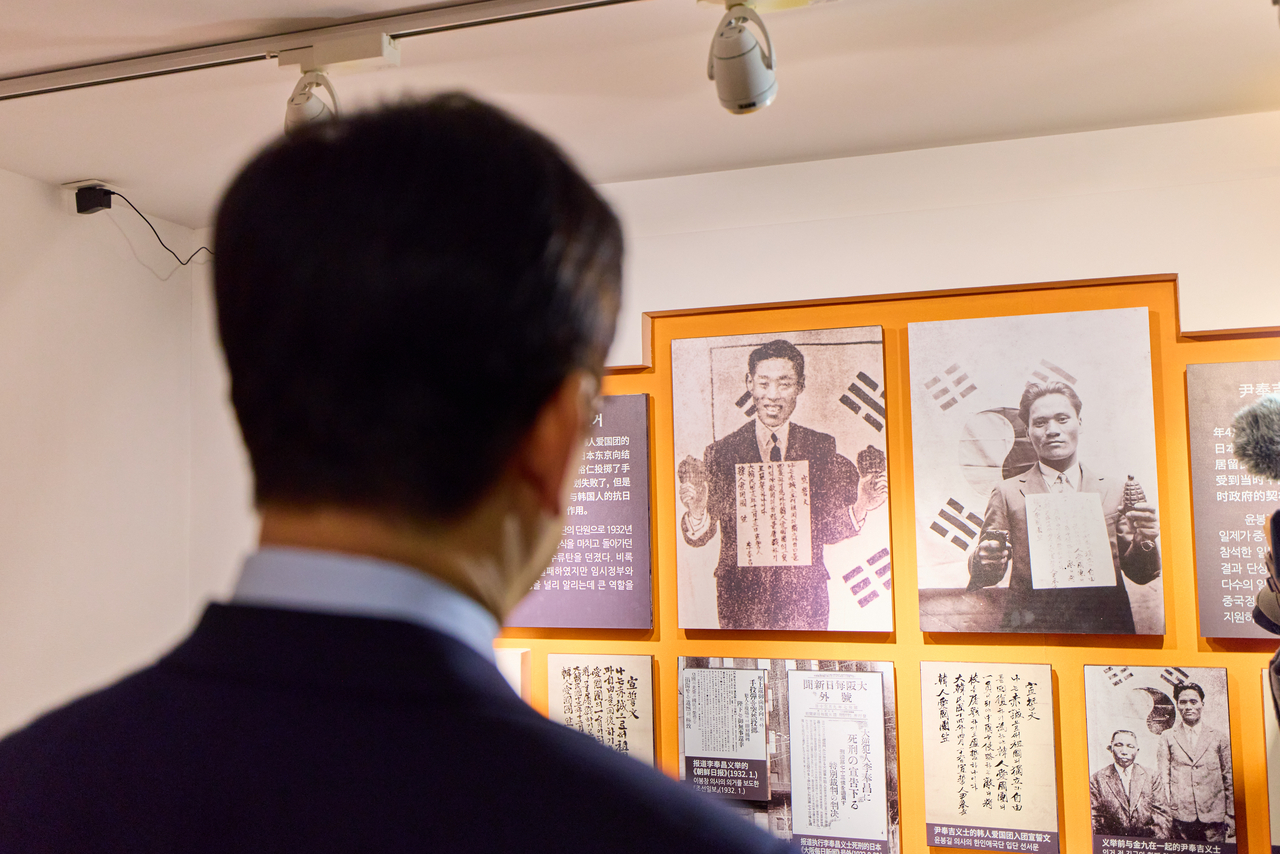 Lee caps state visit with Shanghai stop symbolizing shared past