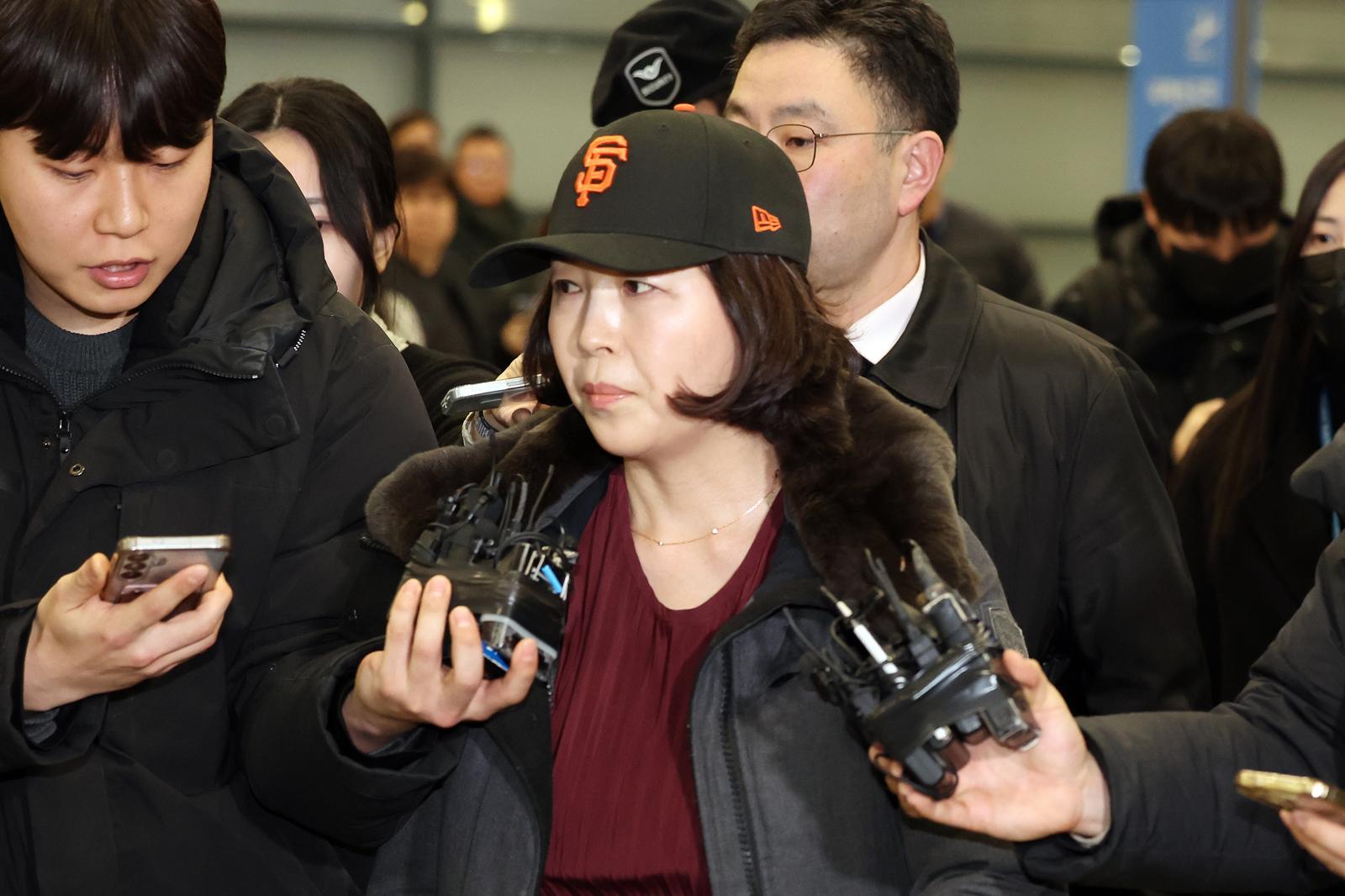 ‘11일만 입국’ 김경, 증거 훼손했나…1억 행방-단수공천 과정 밝혀야