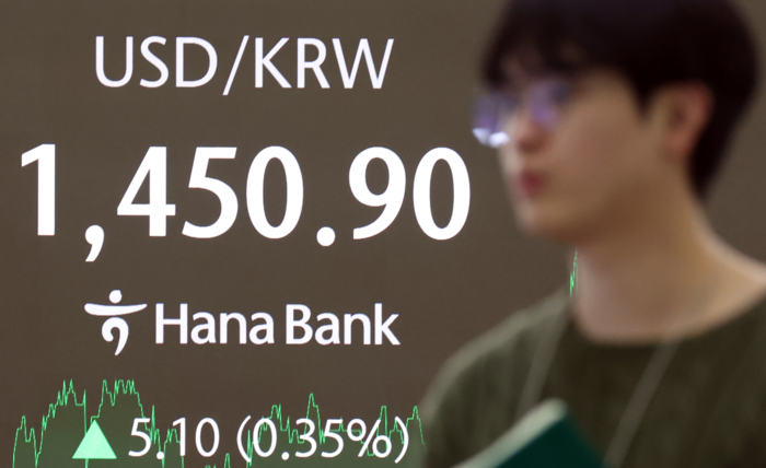 “뭔짓을 해도 달러는 오른다”…달러예금, 일주일만에 1조원 증가