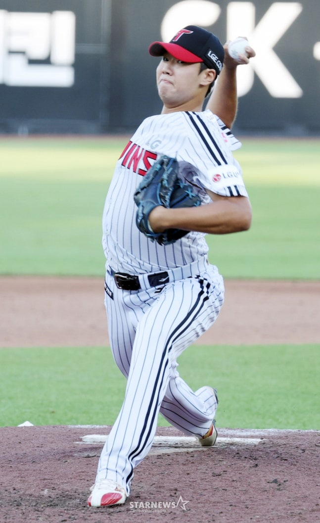 "프로에서 보자" 20년 차 베테랑이 기억한 '중3 꼬마', 염경엽도 콕 집은 'LG 기대주' 됐다