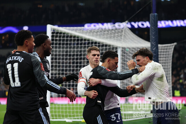 ‘SON 억까’ 토트넘 전담 기자도 손흥민이 그립다...“라커룸을 하나로 묶는 존재”