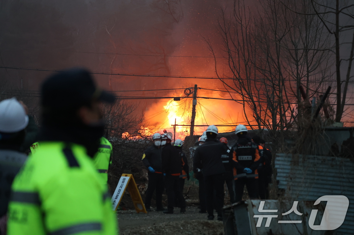 [뉴스1 PICK]서울 강남 구룡마을 화재…'주민 대피령 발령'