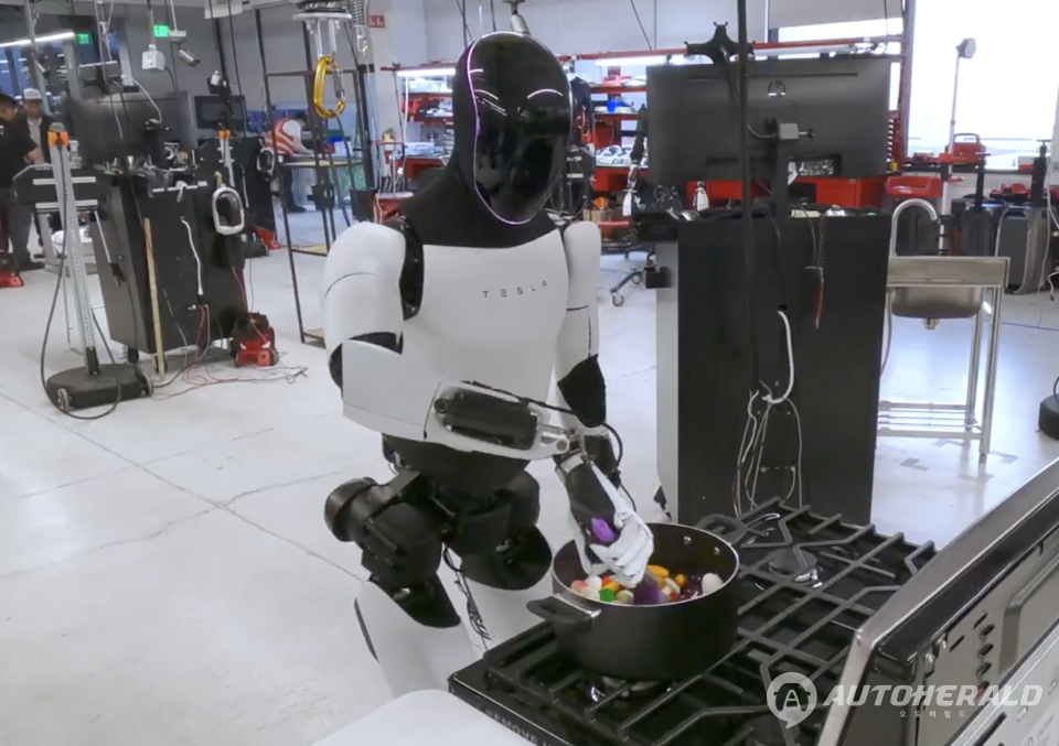 "사람은 줄고 생산은 늘고" 자동차 다음 단계는 인간 배제한 ‘다크 팩토리’ | 오토헤럴드