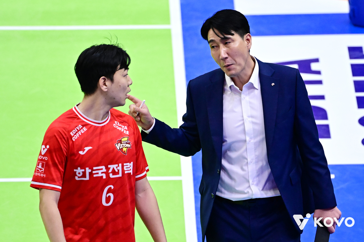 4R롤러코스터 행보가 아쉬운 한국전력 권영민 감독이 대한항공전을 맞이하는 자세...“기회엔 약하지만, 위기에선 강한 게 우리팀 ...