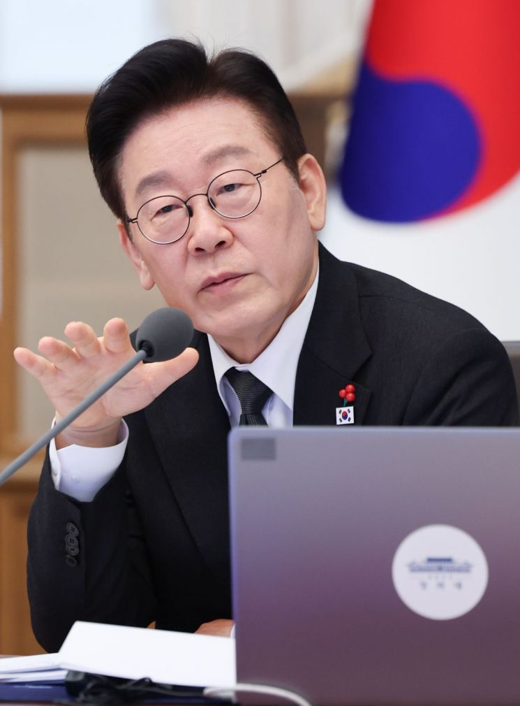 李대통령 "부동산에 비정상적 자원 집중…왜곡 반드시 바로 잡아야"