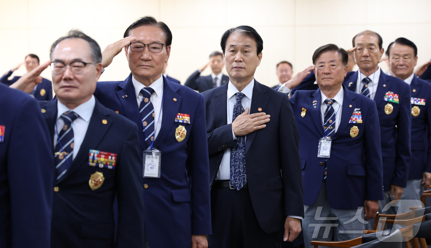 한국전·월남전 참전명예수당 月 49만원…배우자 생계지원 확대 방침