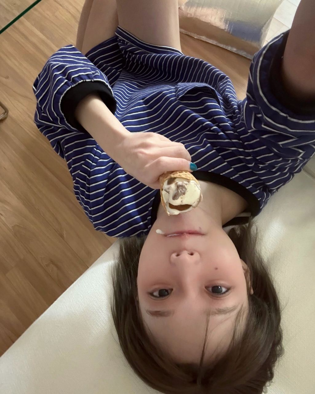 연예거중기 | 241219 윈터 인스타그램 ⛄️ 🍦 ️ - Daum 카페