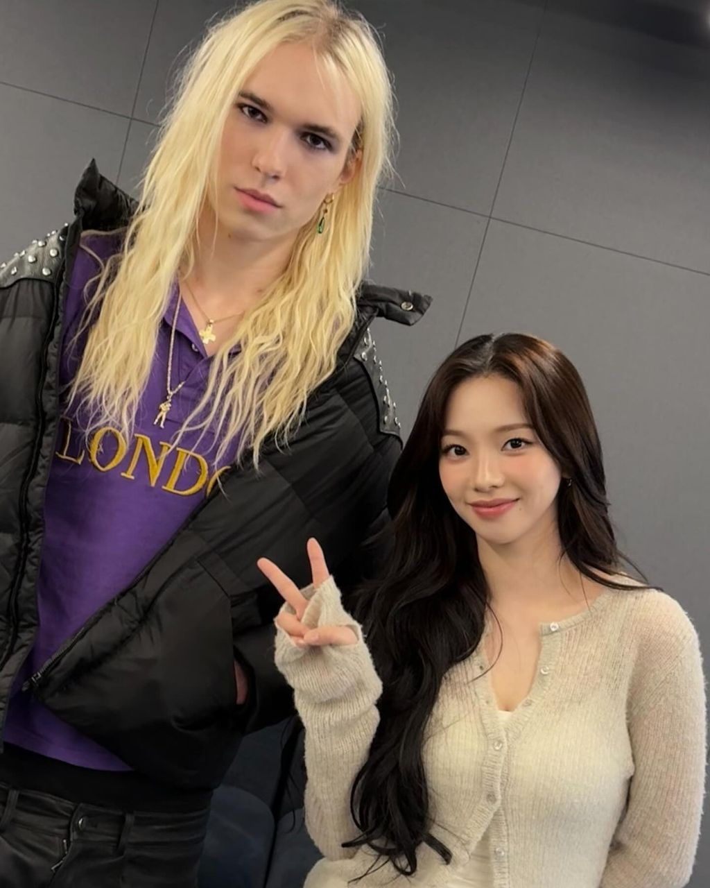 혹하게하는것들 | 오늘 2hollis 인스타 업뎃 feat 카리나 - Daum 카페