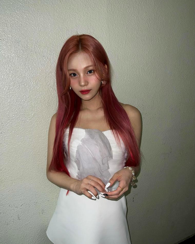 신비 엄지 비비지VIVIZ - 인별 > 걸그룹 연예인 | 짤티비 - JJTV.KR