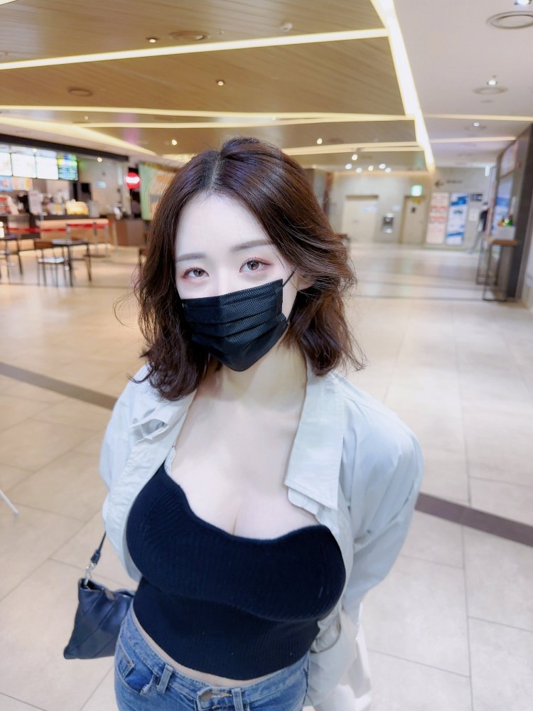 가슴 보여주는 여자친구와 데이트 1인칭 시점 > 후방주의 | 짤티비 - JJTV.KR