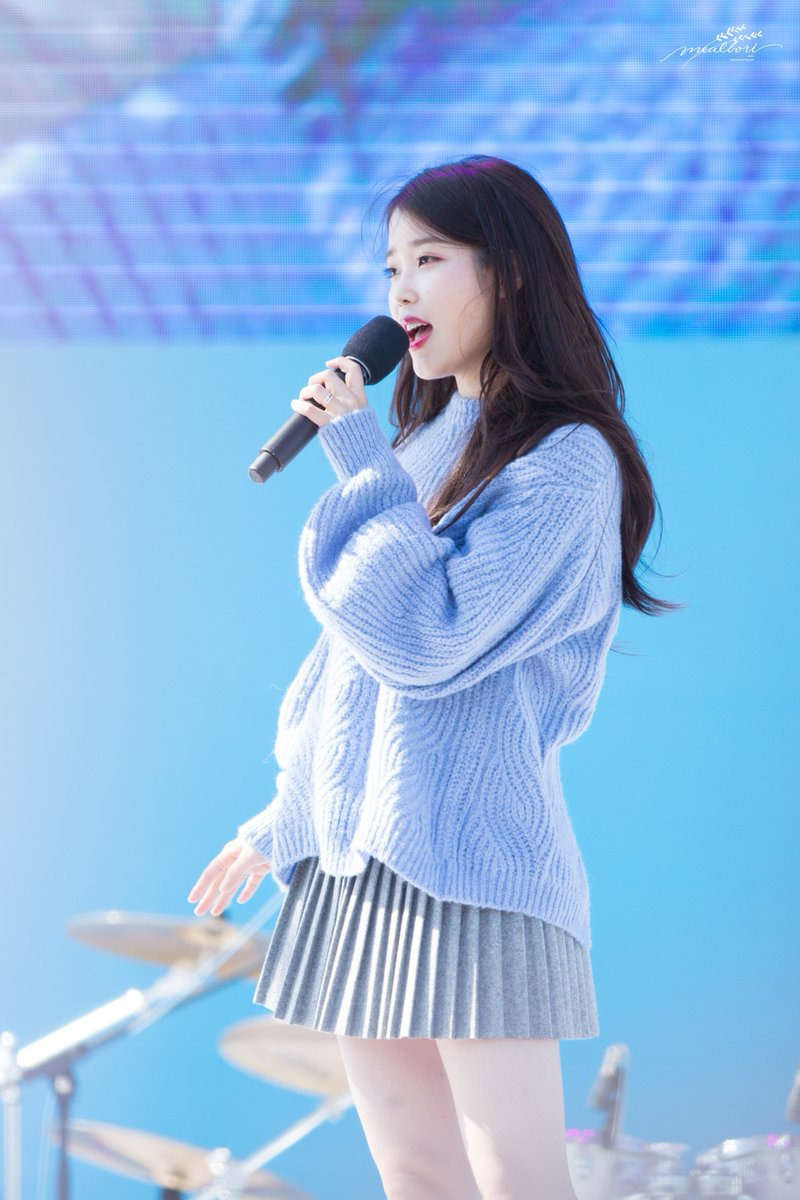 미모 레전드 찍은 아이유 - 꾸르