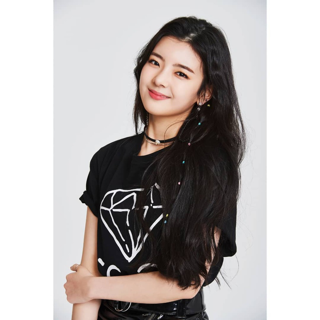 FC 온라인 인벤 : itzy 데뷔 전에 찍었던 프로필사진들 - FC 온라인 인벤 자유게시판