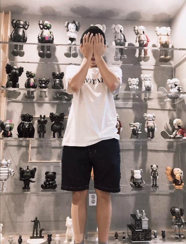 방탄소년단 RM이 빠진 예술가: 카우스(KAWS)