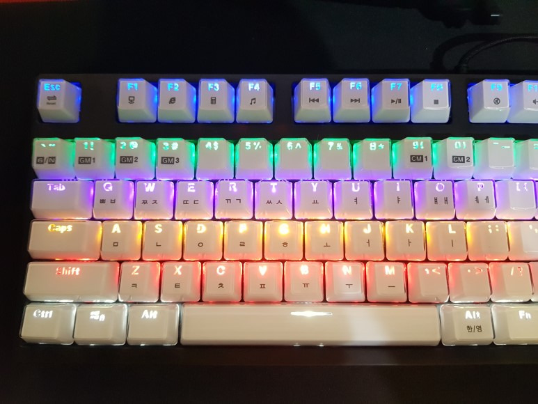 가성비 좋은 앱코 HACKER K8700