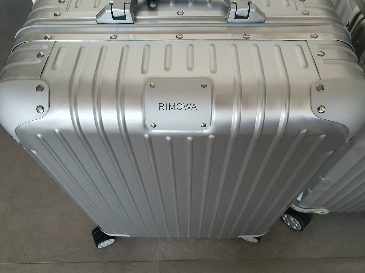 리모와(RIMOWA)토파즈 3총사